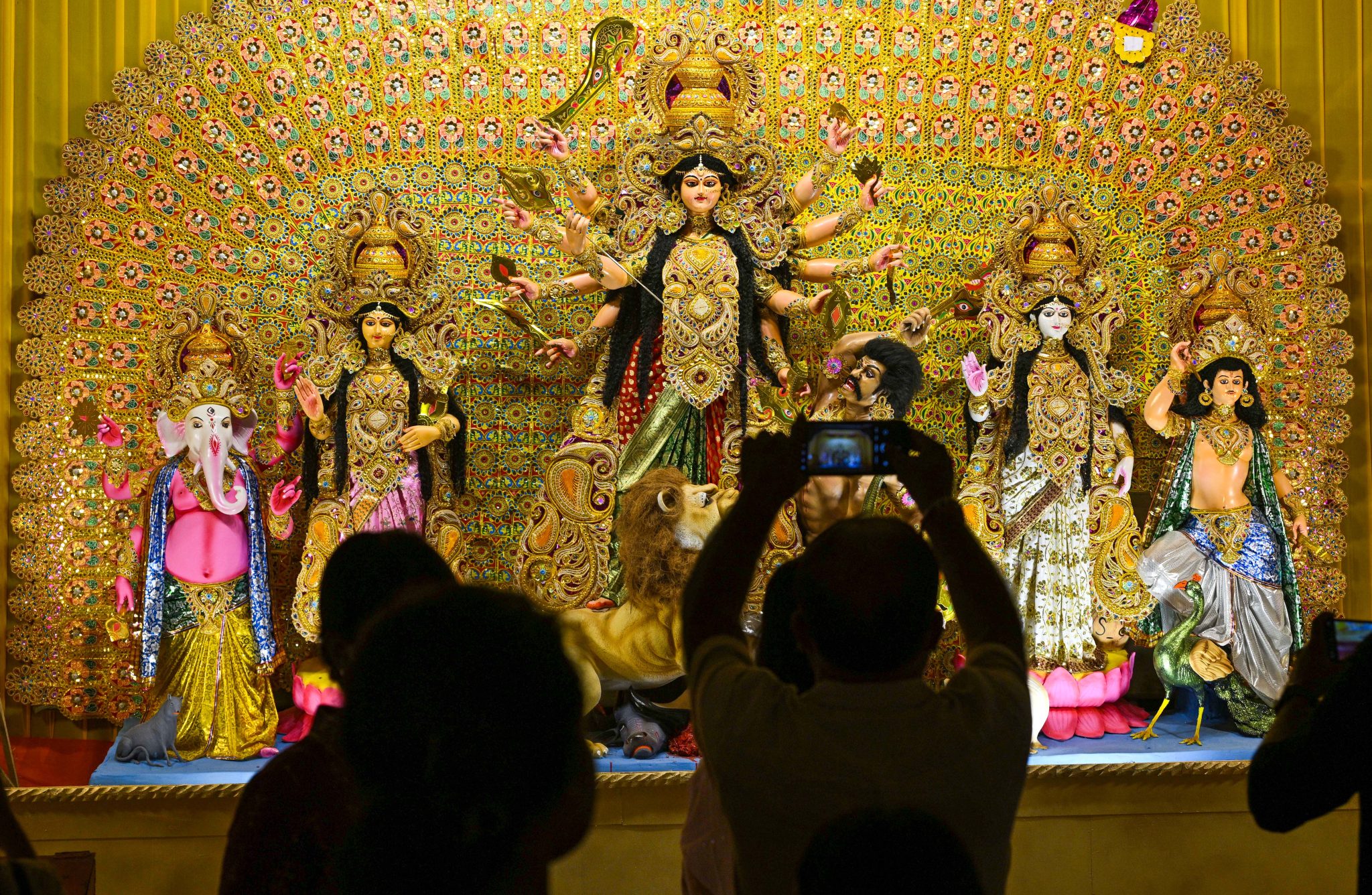 Assam: Durga puja committee depicted various themes in pandals | DD ...