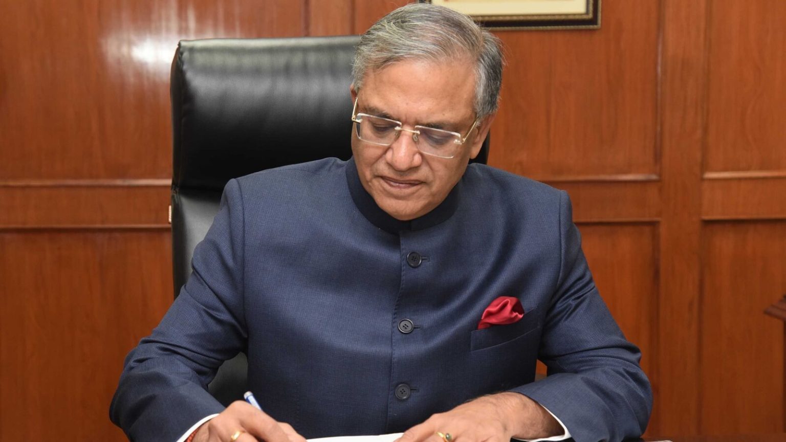 CEC Gyanesh Kumar holds meeting with newly appointed observers for Bihar assembly elections