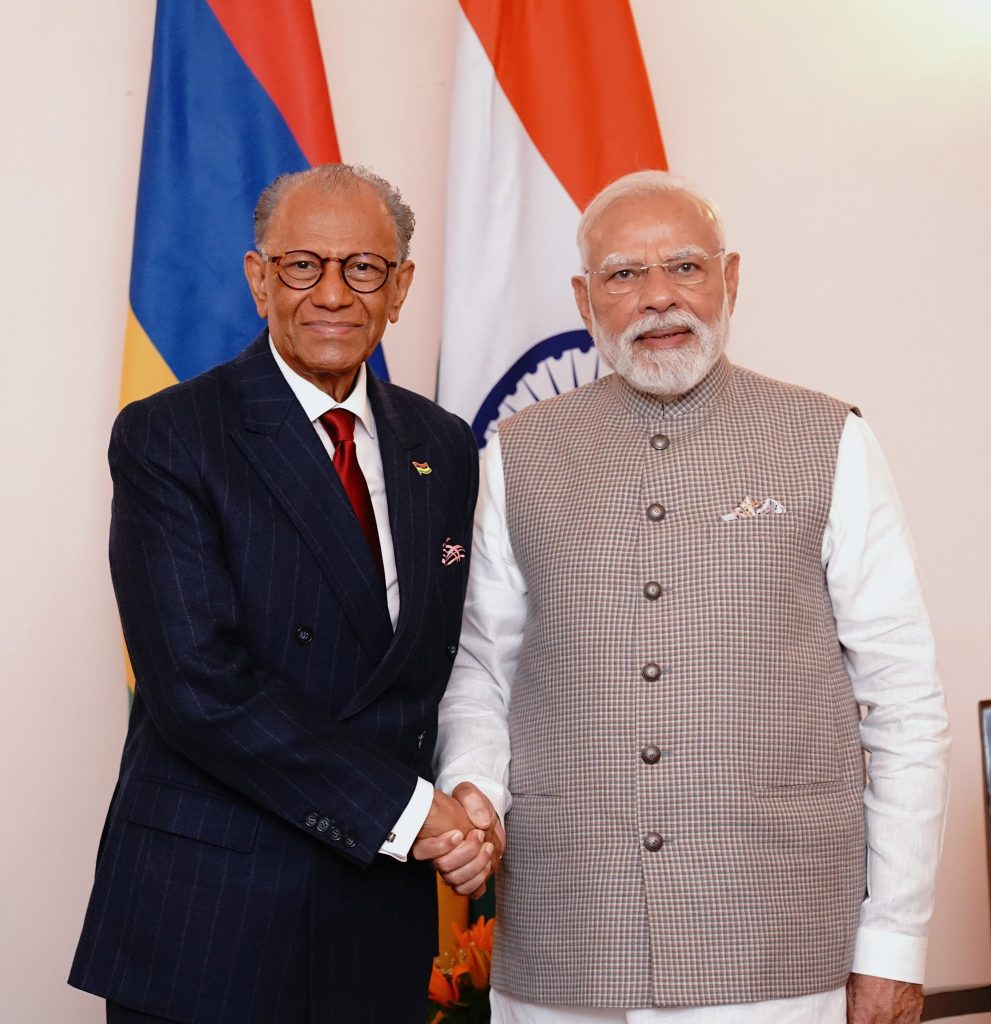 PM Modi Holds Bilateral Talks with Mauritius PM in Varanasi; Four ...
