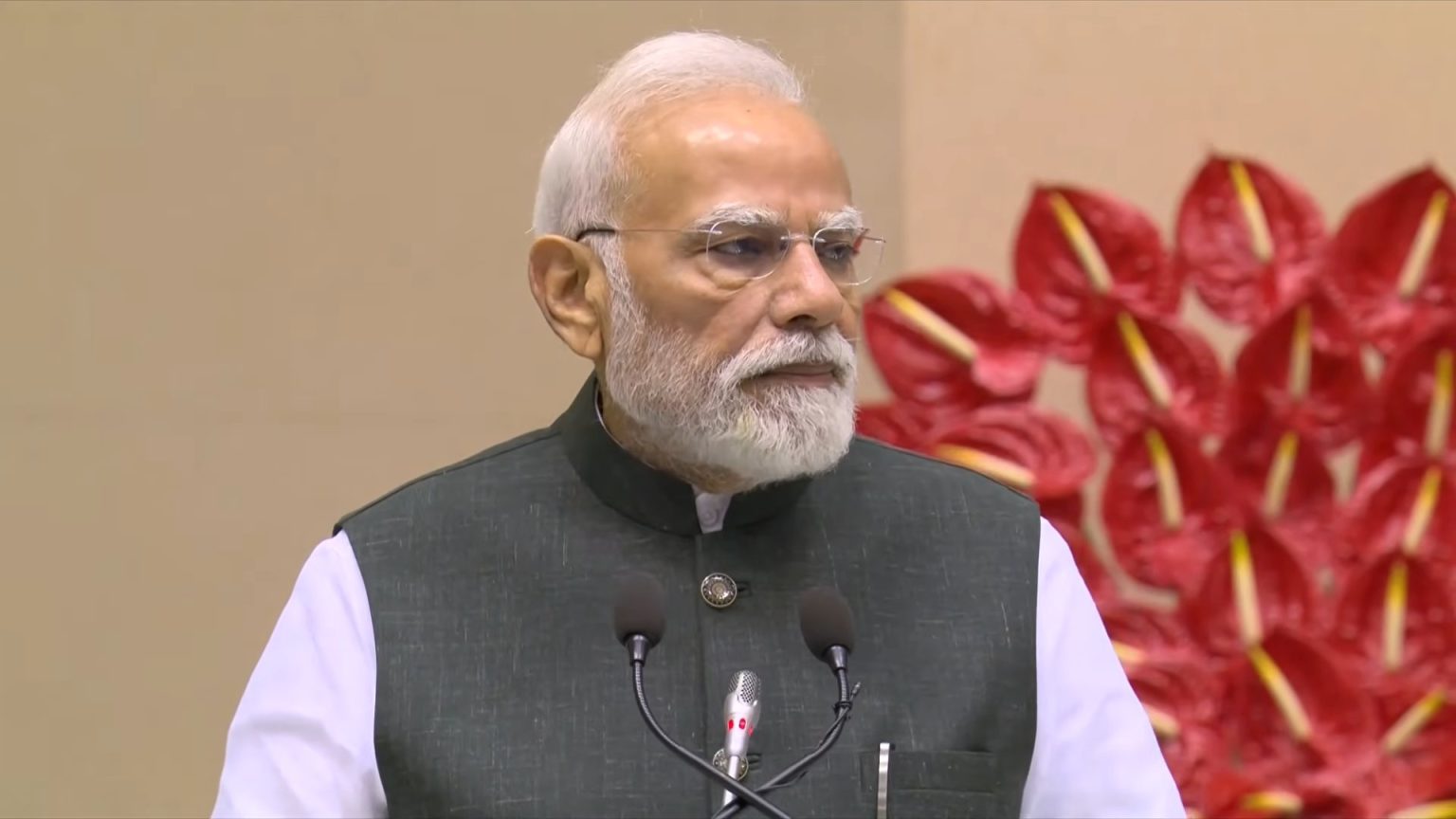 LG Manoj Sinha Thanks PM Modi, Minister Chouhan for Increasing MGNREGA ...
