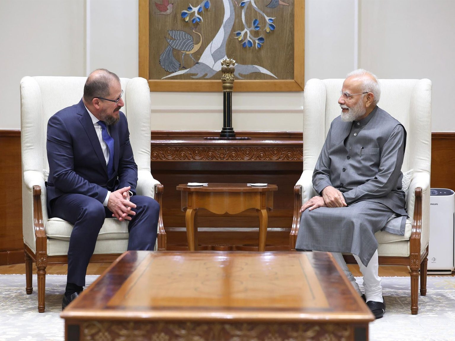 Prime Minister Modi Meets Qualcomm CEO Cristiano Amon, Discusses ...
