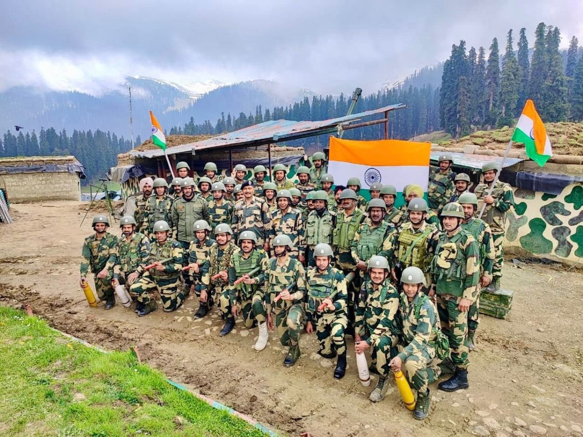 PM Modi extends greetings on BSF Raising Day | Akashvani News